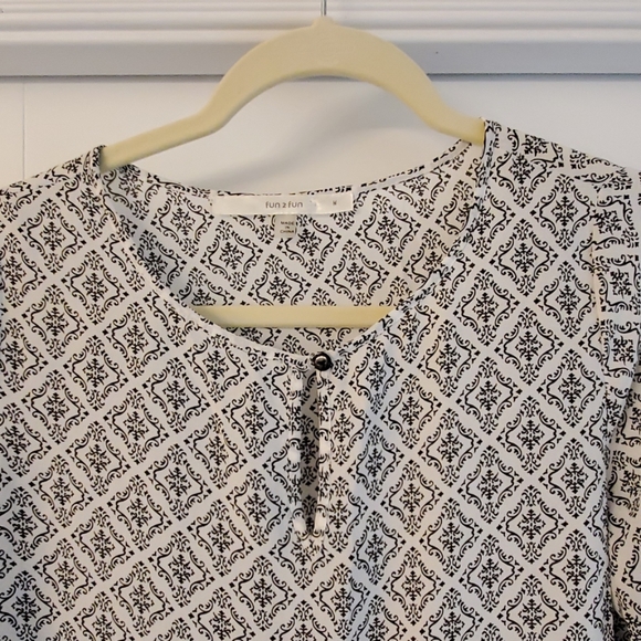 fun 2 fun | Tops | Stitch Fix Fun 2 Fun Black White Print Blouse | Poshmark